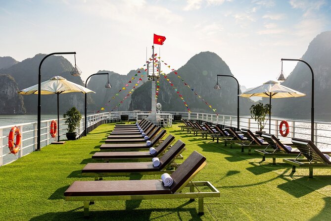 Lan Ha bay luxury cruise 2D/1N: Kayaking, jumping & swimming at pristine places - An Introduction to the Tour Experience