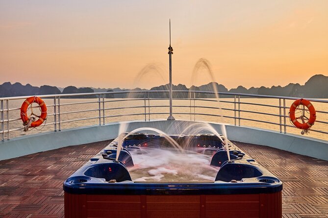 Lan Ha bay luxury cruise 2D/1N: Kayaking, jumping & swimming at pristine places - Value for Money and Practical Insights