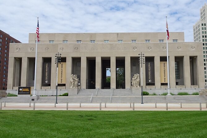 Landmarks Downtown-West Walking Tour - The Guide: Knowledgeable and Engaging?