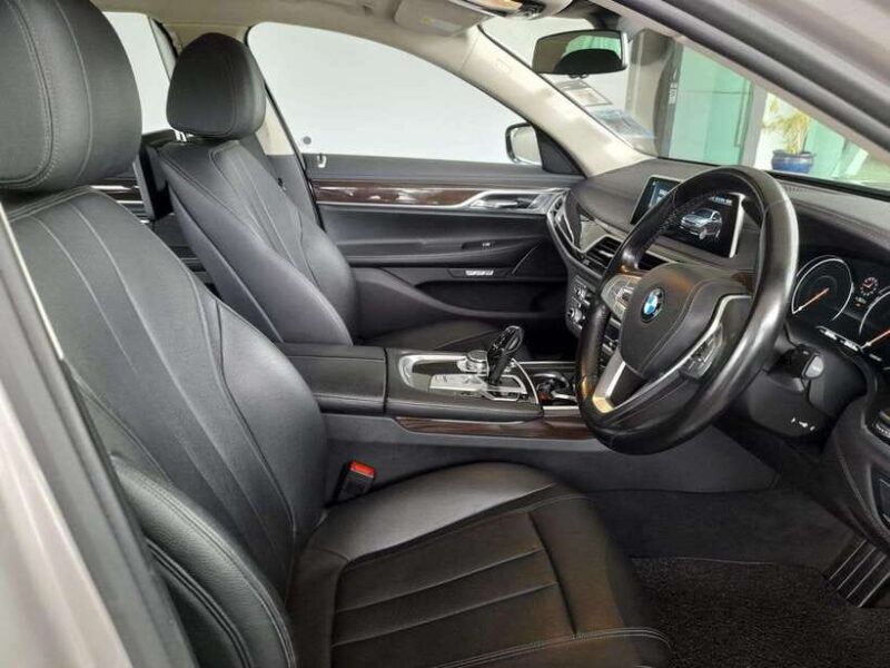 Langkawi Comfort Luxury Tours 7 Series - The Ride: Comfort and Convenience