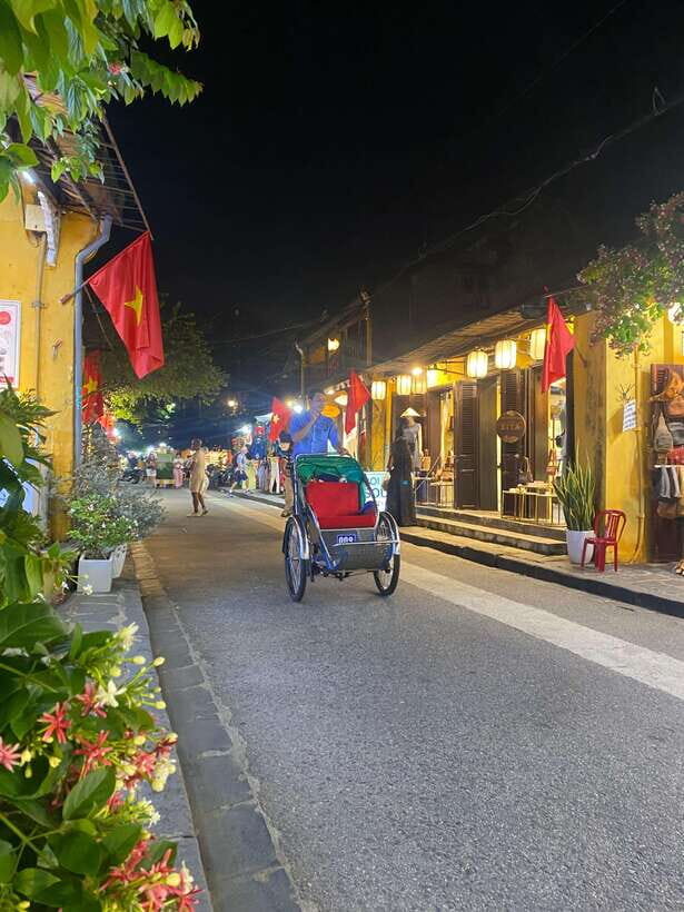 Lantern Boat Ride & Local Market Tour - Key Points