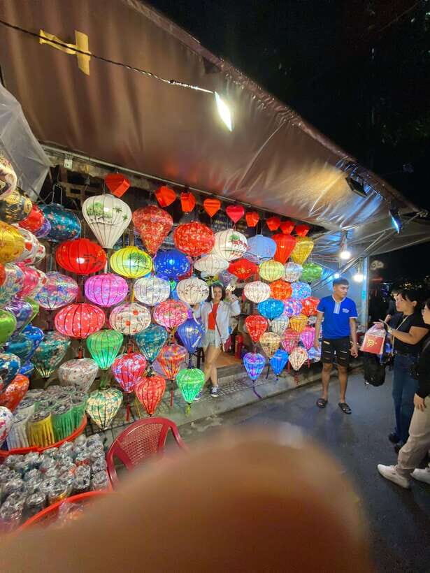 Lantern Boat Ride & Local Market Tour - The Itinerary Breakdown
