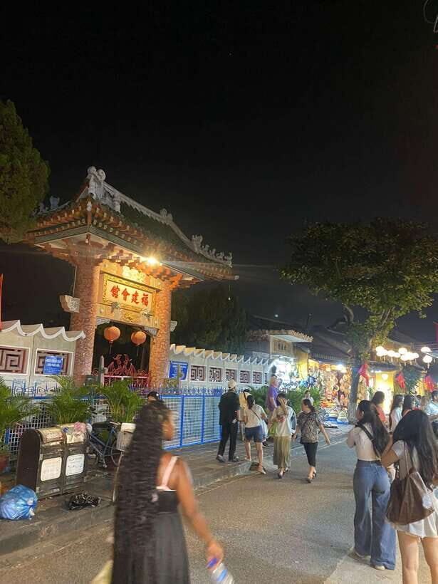 Lantern Boat Ride & Local Market Tour - Authenticity & Cultural Connection
