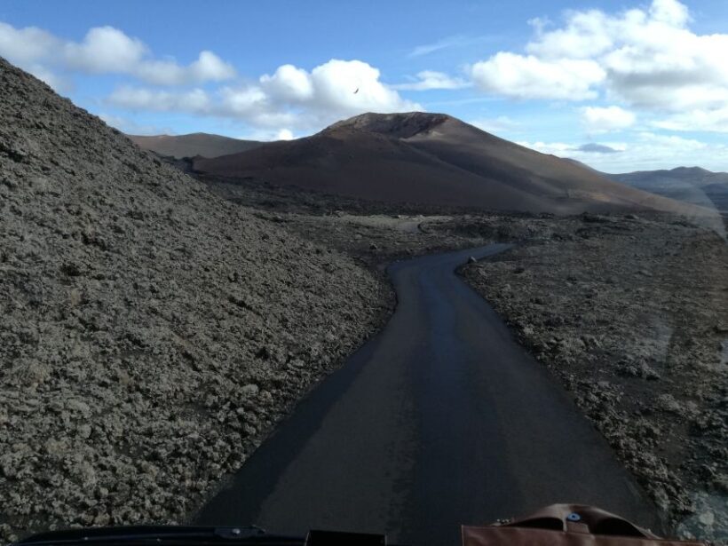 Lanzarote: 5-Hour Timanfaya National Park Southern Tour - La Geria Wine Region: Vines Among Craters