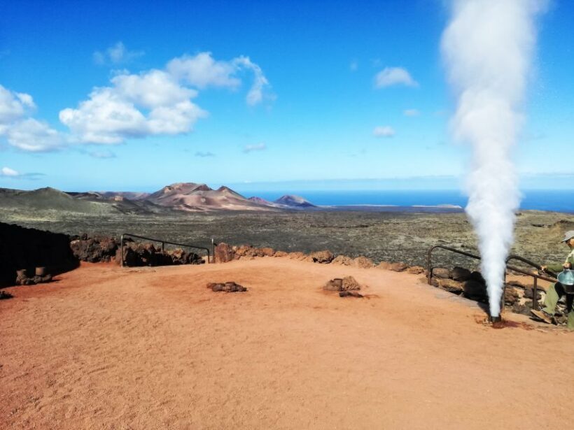 Lanzarote: Full-Day Island Highlights Tour - Passing Through Haría and the Casa Museo