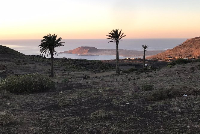 Lanzarote Highlights. Private Tour With Pickup (Price per Vehicle, Not P.P.) - Accessibility and Participation Details