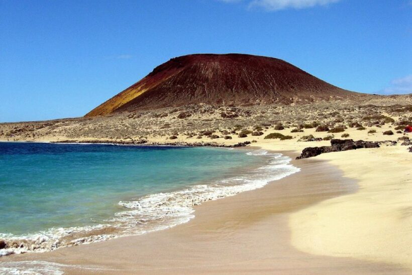 Lanzarote: Roundtrip Ferry Transfer to La Graciosa - The Sum Up