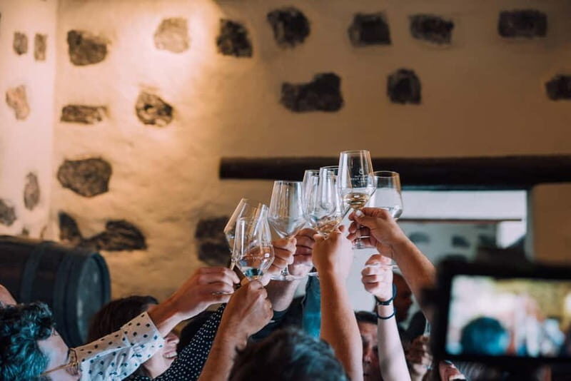 Lanzarote: Sunset vineyard tour with wine and chocolate tasting - Key Points