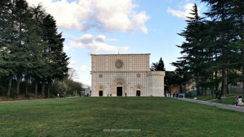 L'Aquila of the Mysteries: 3-Hour Walking Tour (from Rome) - Key Points