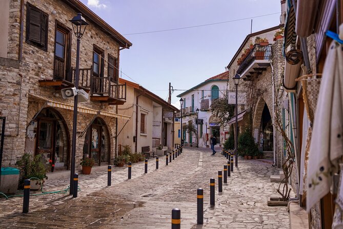 Larnaca Highlights With Visit to Lefkara and Nicosia From Paphos - Dining and Refreshments