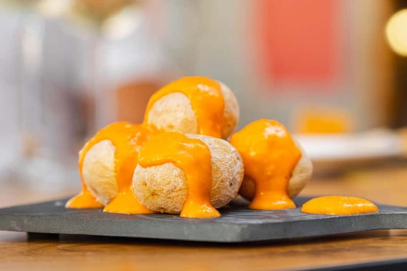 Las Palmas: Gourmet Tapas and Wine Tour in the Old Town - Key Points