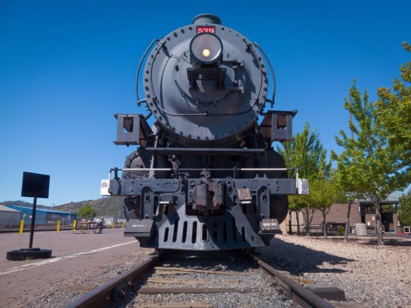 Las Vegas 2-Day Grand Canyon Railway Bearizona Meteor Crater - Exploring the 2-Day Las Vegas Grand Canyon & Arizona Adventure