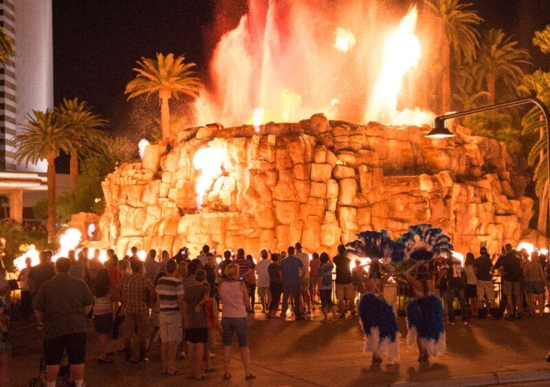 Las Vegas: Bright Lights City Tour with High Roller Ticket - Key Points