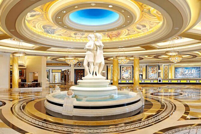 Las Vegas City Tour, Sightseeing with Stops at the Best Casinos - The Value of This Tour