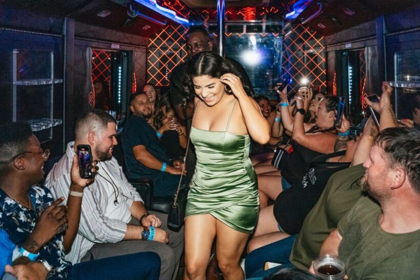 Las Vegas: Club Crawl and Party Bus with Free Drinks - An Introduction to the Tour