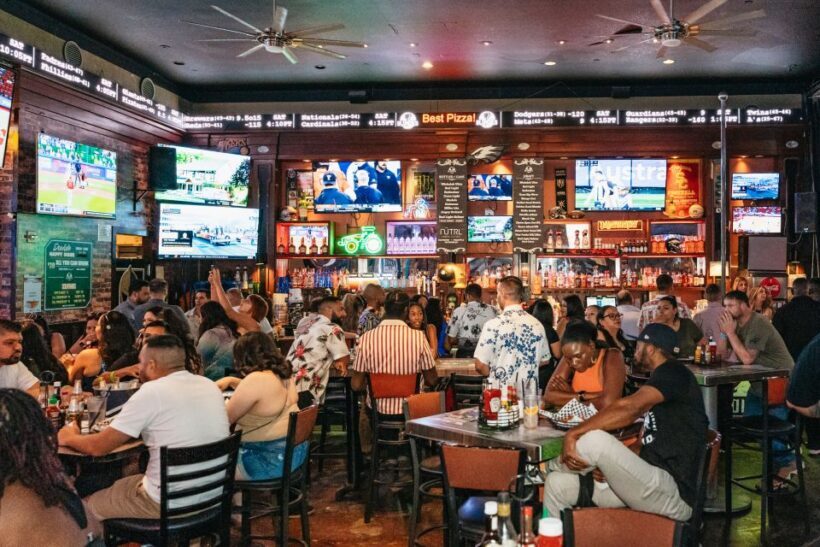 Las Vegas: Club Crawl and Party Bus with Free Drinks - Transportation and Timing: Important Details