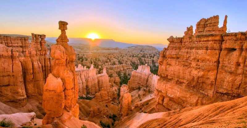 Las Vegas: Grand Canyon, Zion and Monument Valley 3-Day Trip - Transportation & Group Dynamics