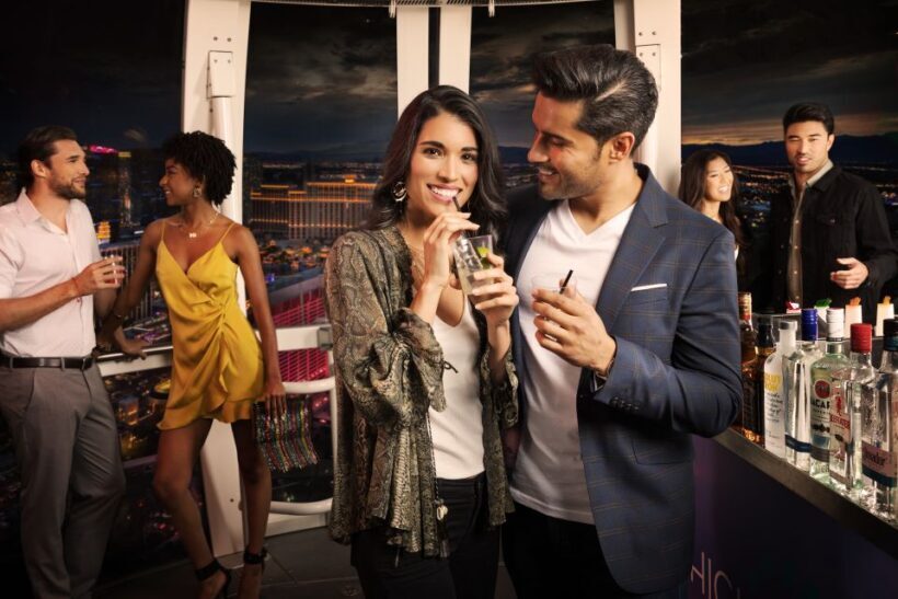 Las Vegas: High Roller Entry Ticket with In-Cabin Open Bar - Who Will Love It?