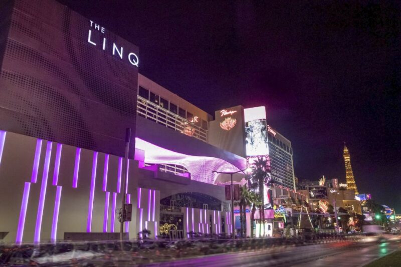Las Vegas: High Roller Entry Ticket with In-Cabin Open Bar - Who Should Consider This Experience?
