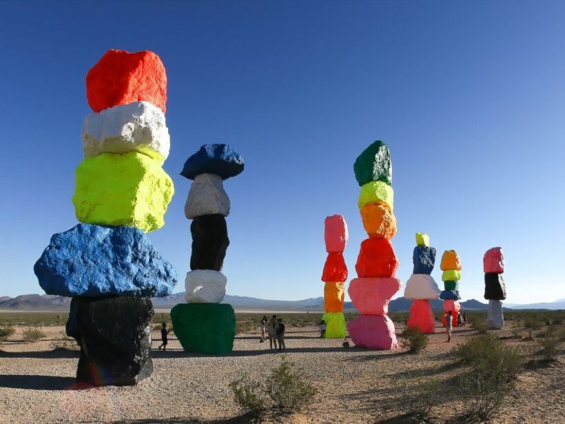 Las Vegas: Las Vegas Sign + 7 Magic Mountains + Photoshoot - Key Points