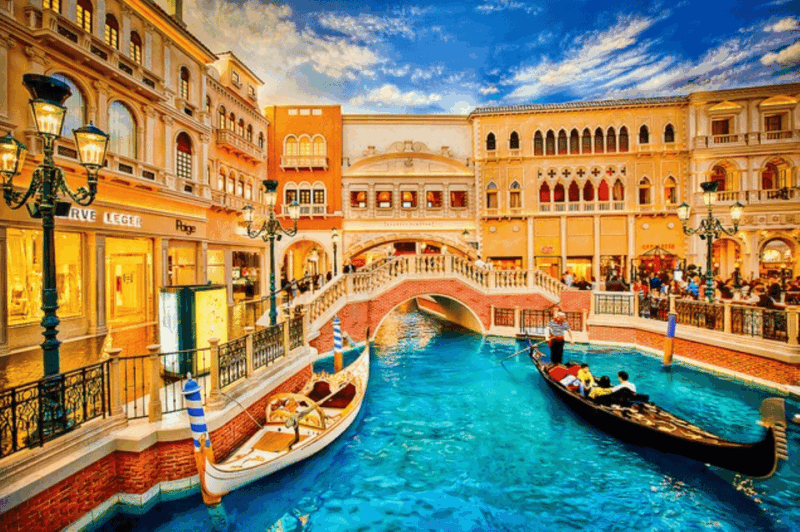 Las Vegas: Night City Tour with Hotel Pickup - FAQ