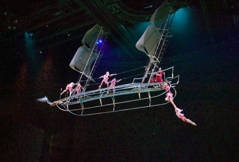 Las Vegas: O by Cirque du Soleil at Bellagio - Key Points