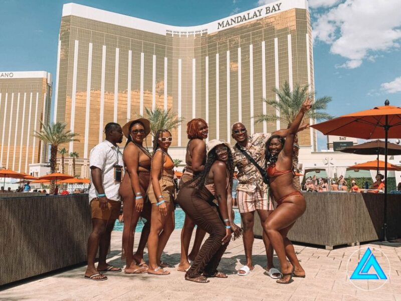 Las Vegas: Pool Crawl with Free Drinks on the Party Bus - Key Points
