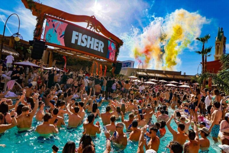 Las Vegas: Pool Party Crawl by Party Bus - Who Should Consider This Experience?