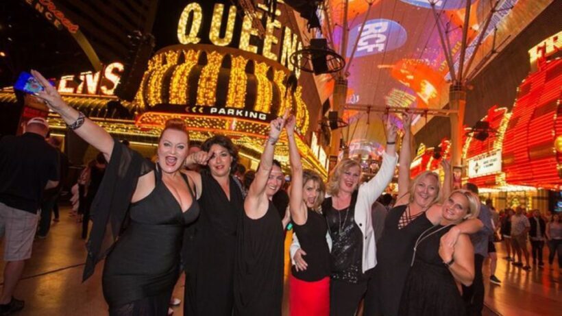 Las Vegas: Private Party Bus Tour Of Vegas Strip w Champagne - The Experience: What You Can Expect