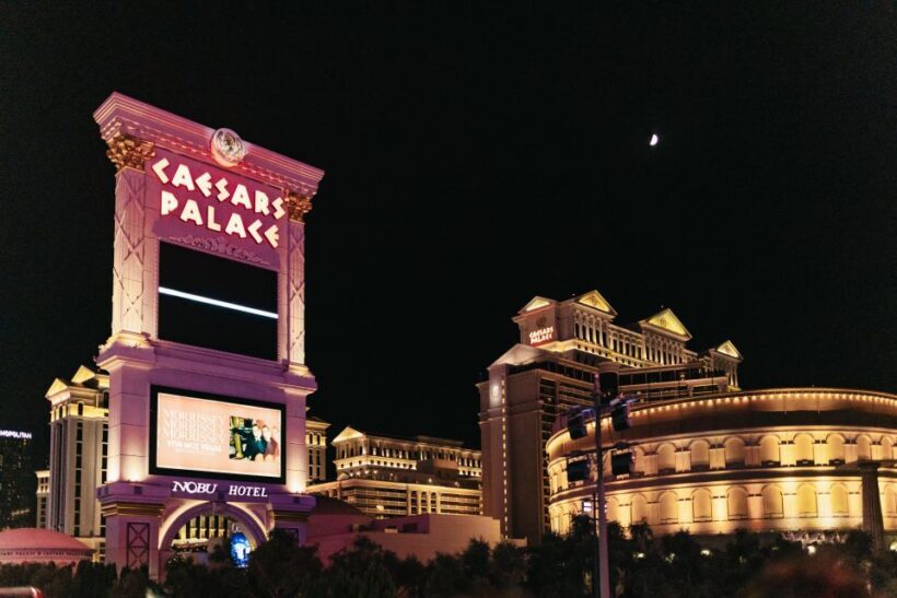 Las Vegas: Sightseeing Night Tour by Open-top Bus - FAQ