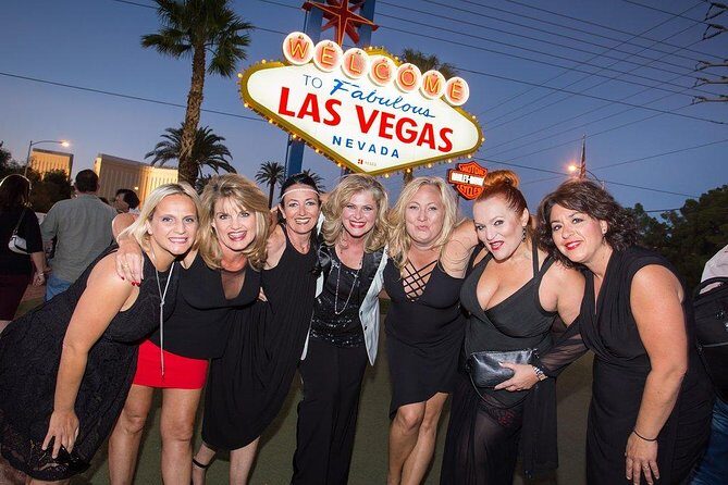 Las Vegas Strip by SUV Stretch Limo with Personal Photographer - Who Will Love This Tour?