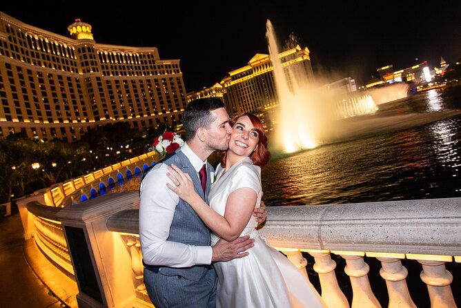 Las Vegas Strip Tour by Limousine With Personal Photographer - Transportation and Amenities