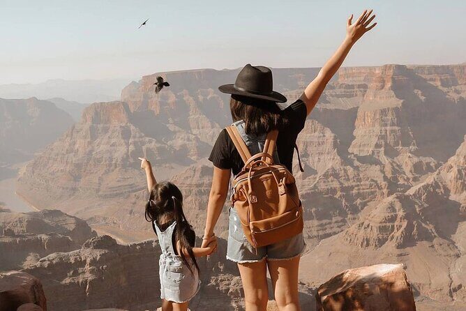 Las Vegas Tour to Grand Canyon, Hoover Dam & 7 Magic Mountains - Why This Tour Stands Out