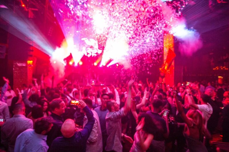 Las Vegas: VIP Nightlife Tour to Bar, Nightclub & Strip Club - The Experience at Each Venue