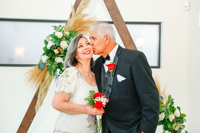 Las Vegas Wedding at The Little Vegas Chapel - Practical Tips for Your Wedding Day