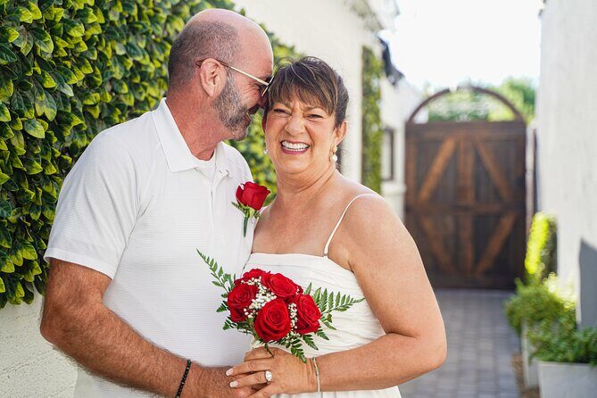 Las Vegas Wedding at The Little Vegas Chapel including Limousine Transportation - An Honest Look at the Experience
