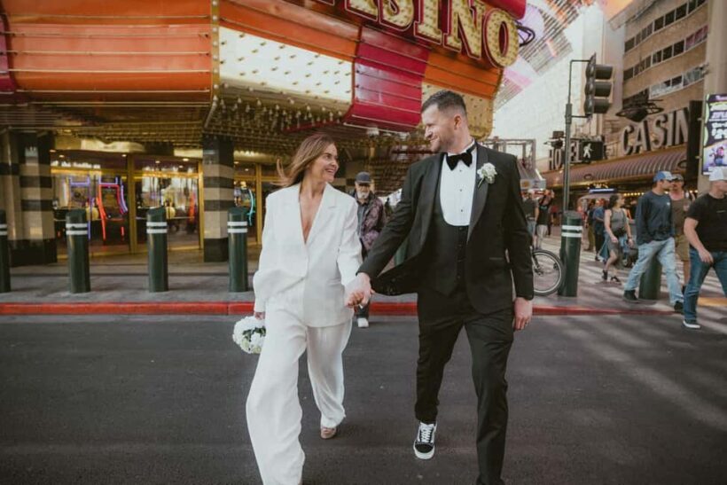 Las Vegas: Wedding Chapel Photography Session - Who Will Benefit Most?