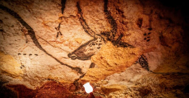 Lascaux IV: Full Replica Cave Experience Ticket - Key Points