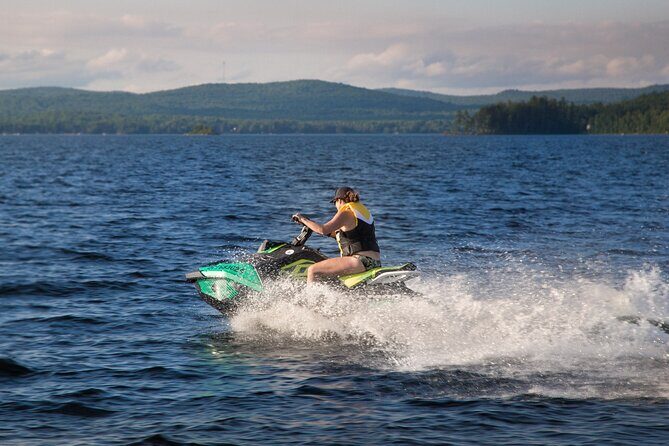 Laurentians Experience in Jetski on Lac-des-Pages - Discovering Lac-des-Pages by Jetski