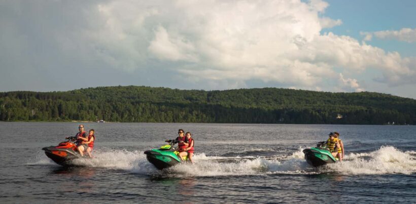 Laurentians: Jetski experience - Discovering the Laurentians: Jetski Adventure on Lac-des-plages