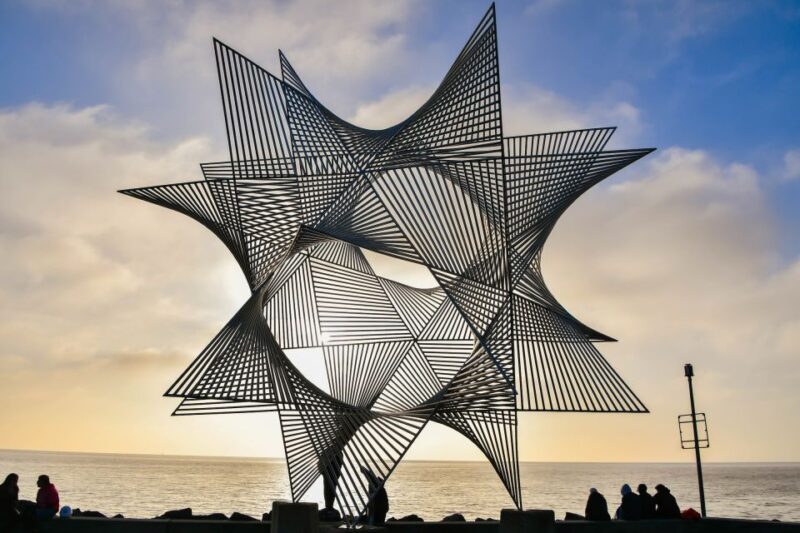 Lausanne: Insta-Perfect Walk With a Local - Small Group Immersion