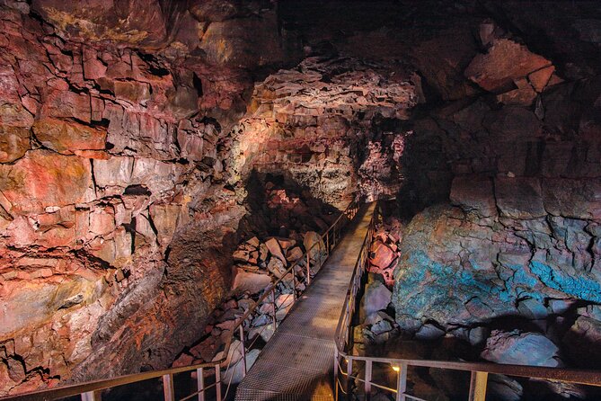 Lava Caving Experience - Unique Features of the Lava Cave