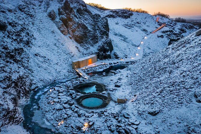 Lava Waterfalls, Sagas & Unique Canyon Baths - Small Group Tour - Appreciating the Geological Impacts of Fire and Ice