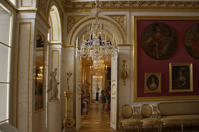Lazienki Park + Museum of King Jan III's Palace at Wilanow:Small group /Pick-up/ - FAQ