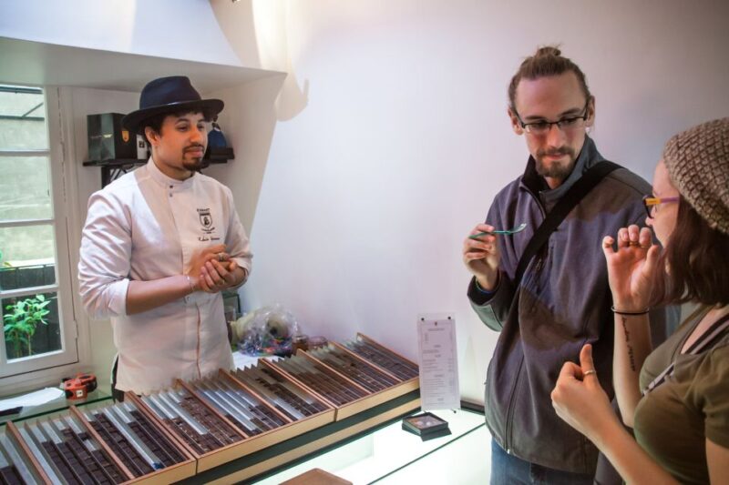Le Marais: Pastry and Chocolate Food Tour - Key Points