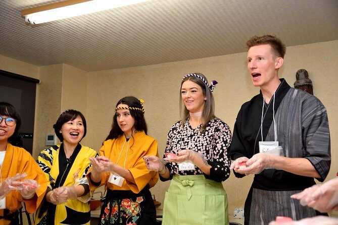 Learn How to Make Sushi! Light class- Nara School - A Practical Look at the Experience