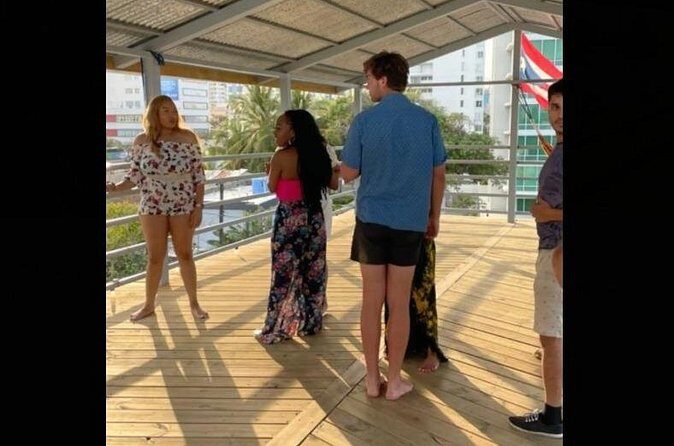 Learn Salsa in San Juan - Vivid beginner lesson - Who Should Consider This Experience?