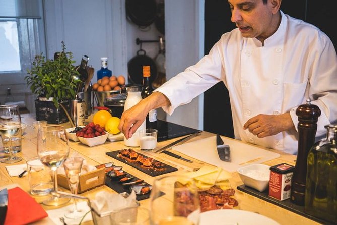 Learn The Art Of Spanish Tapas With a Local Chef in Barcelona - Key Points