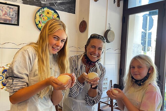 Learn to Make Traditional Neapolitan Pizza - Key Points