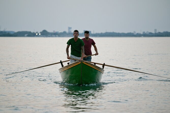 Learn to Row in the Canals of Venice - Insights Shared by Experienced Venetian Guides